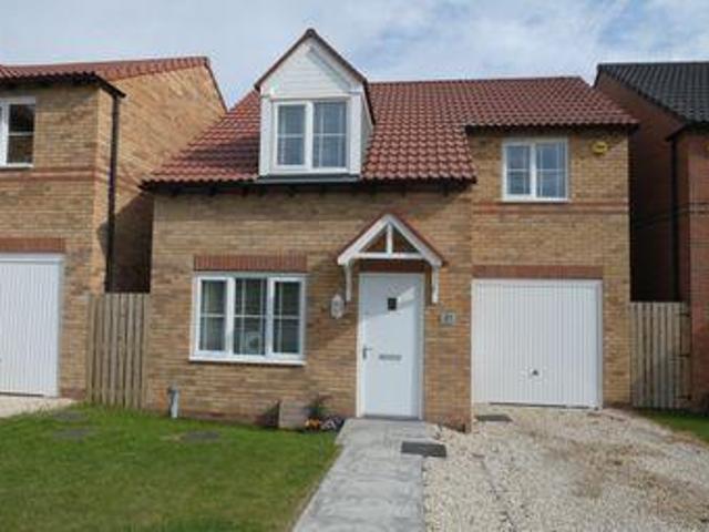 3 Bedrooms Detached house for sale in Fountains Crescent, Sheffield S5