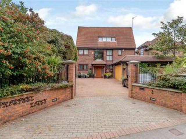3 Bedrooms Detached house for sale in Galley Lane, Arkley, Hertfordshire EN5