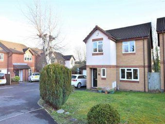 3 Bedrooms Detached house for sale in Garrett Drive, Bradley Stoke, Bristol BS32