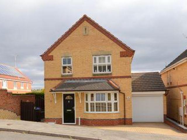 3 Bedrooms Detached house for sale in Gartrice Grove, Halfway, Sheffield S20