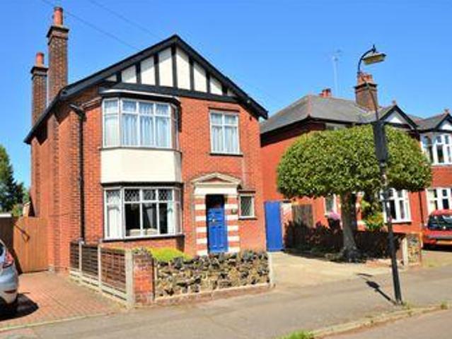 3 Bedrooms Detached house for sale in Gladwin Road, Colchester CO2