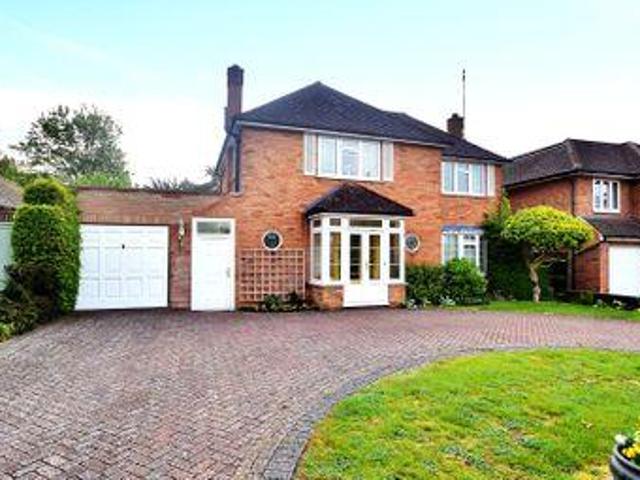 3 Bedrooms Detached house for sale in Glen Way, Watford WD17