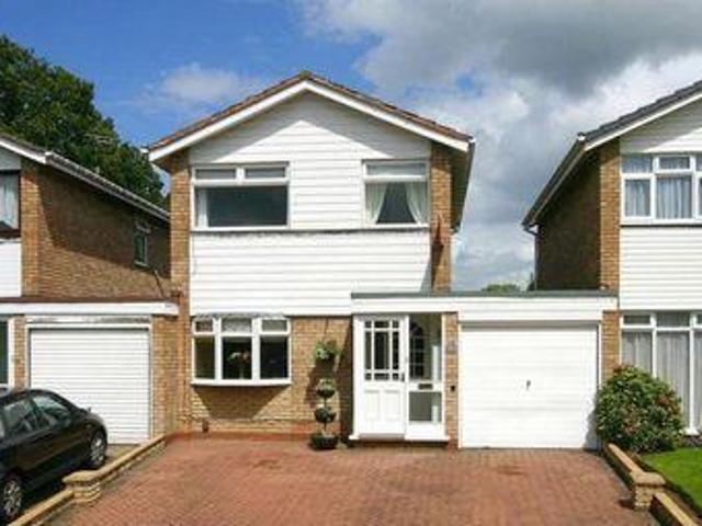 3 Bedrooms Detached house for sale in Glendale Close, Finchfield, Wolverhampton WV3