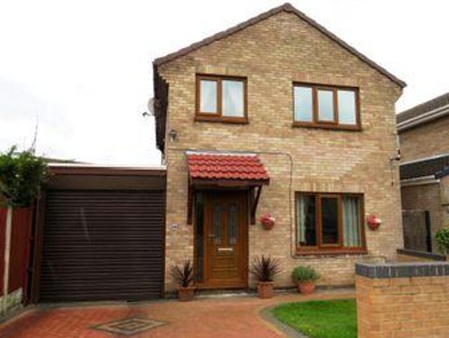 3 Bedrooms Detached house for sale in Gleneagles Road, Dinnington, Sheffield S25