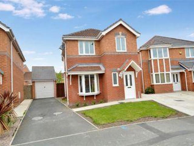 3 Bedrooms Detached house for sale in Goodwood Drive, Stockport, Cheshire SK3