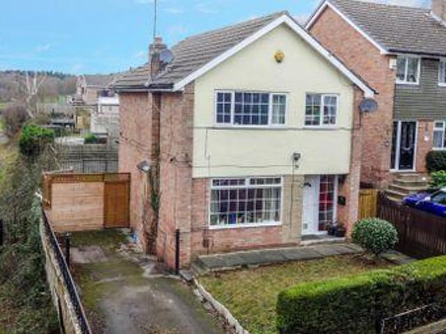 3 Bedrooms Detached house for sale in Greenlea Road, Yeadon, Leeds LS19