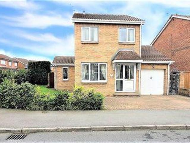 3 Bedrooms Detached house for sale in Grizedale Avenue, Sothall, Sheffield S20