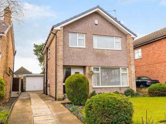 3 Bedrooms Detached house for sale in Hunger Hills Avenue, Horsforth LS18