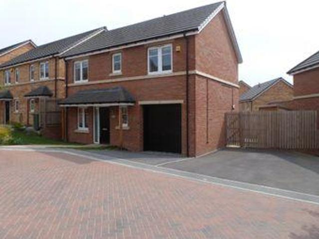 3 Bedrooms Detached house for sale in Harrison Close, Wakefield, West Yorkshire, West Yorkshire WF1