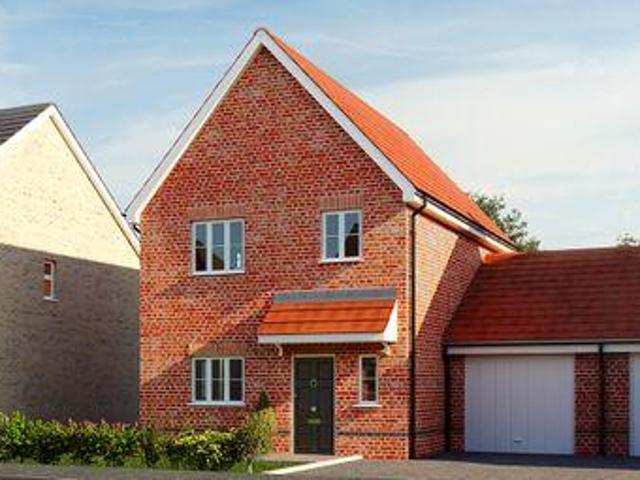 3 Bedrooms Detached house for sale in Heckfords Road, Great Bentley, Colchester CO7