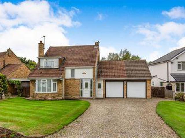 3 Bedrooms Detached house for sale in High Ash Drive, Leeds LS17
