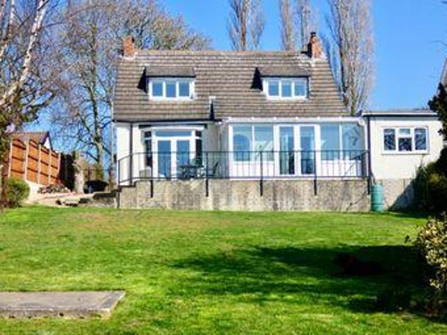 3 Bedrooms Detached house for sale in High Street, Clay Cross, Chesterfield S45