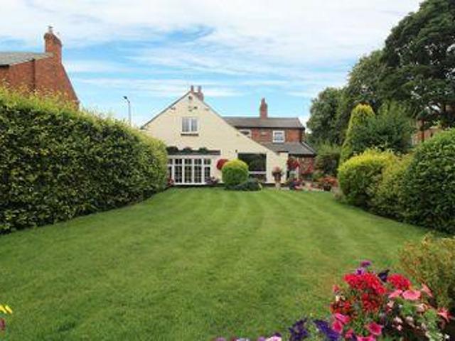3 Bedrooms Detached house for sale in High Street, Hatfield, Doncaster DN7