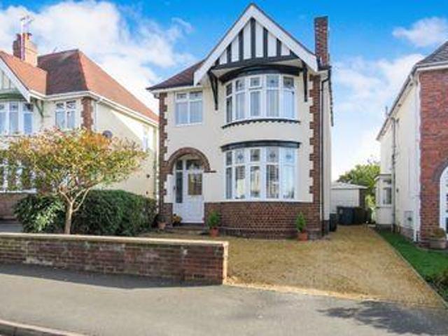 3 Bedrooms Detached house for sale in Highfield Grove, Stafford ST17