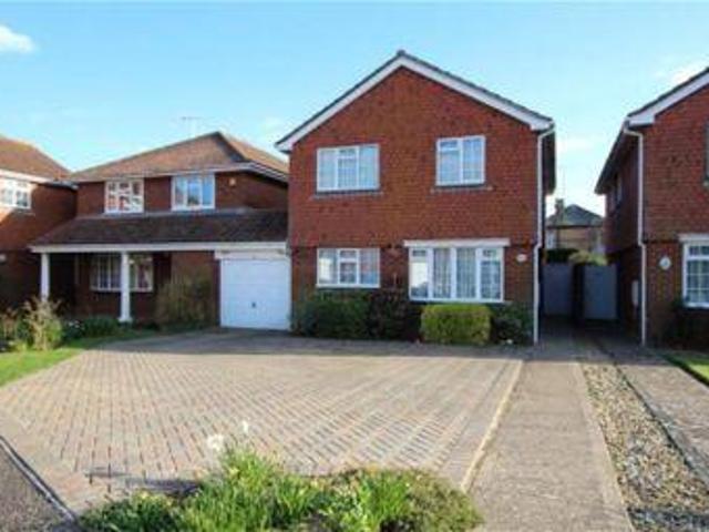 3 Bedrooms Detached house for sale in Highgrove Gardens, Worthing BN11