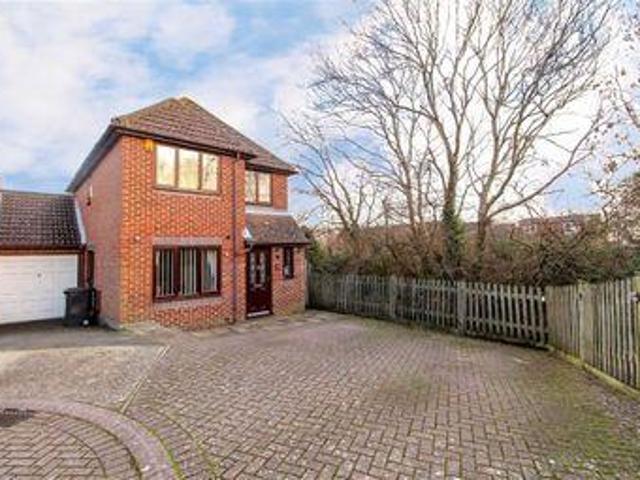 3 Bedrooms Detached house for sale in Highlea Close, St Leonards On Sea, East Sussex TN37