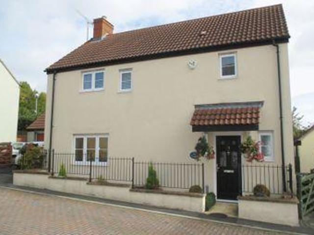 3 Bedrooms Detached house for sale in Highmere, Brympton, Yeovil BA22