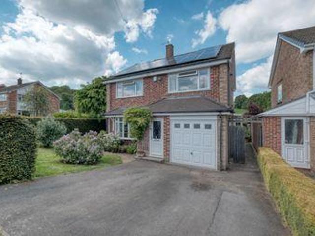3 Bedrooms Detached house for sale in Hinton Fields, Bournheath, Bromsgrove B61