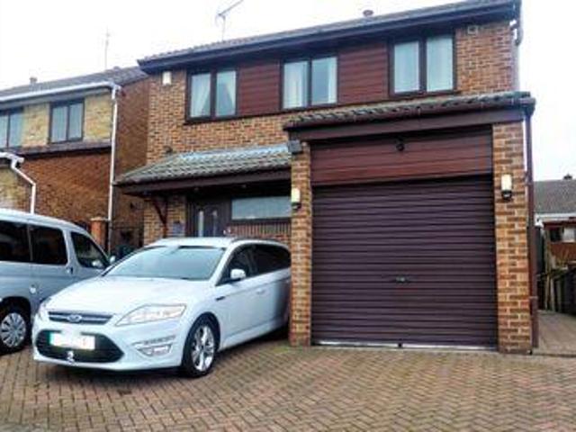 3 Bedrooms Detached house for sale in Hoober View, Wombwell S73