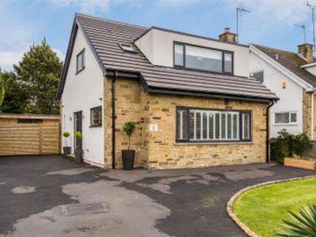 3 Bedrooms Detached house for sale in Holt Gardens, Off Church Lane, Adel LS16