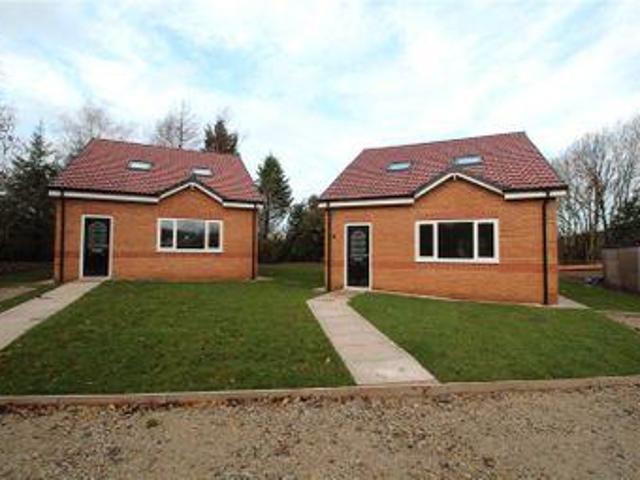 3 Bedrooms Detached house for sale in Kathan Close, Rochdale, Greater Manchester OL16