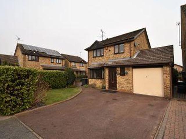 3 Bedrooms Detached house for sale in Kirby Drive, Luton LU3