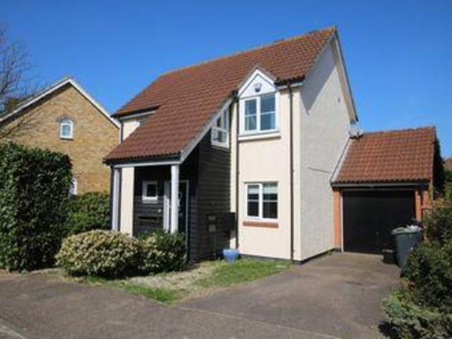 3 Bedrooms Detached house for sale in Lukins Drive, Dunmow CM6