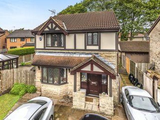 3 Bedrooms Detached house for sale in Lakeside View, Rawdon, Leeds LS19