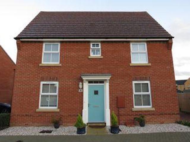 3 Bedrooms Detached house for sale in Lamport Crescent, Brooklands, Milton Keynes MK10
