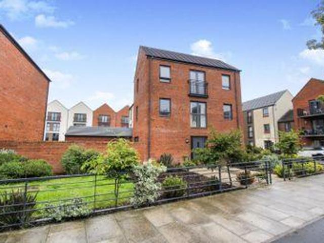 3 Bedrooms Detached house for sale in Langdon Road, Swansea SA1