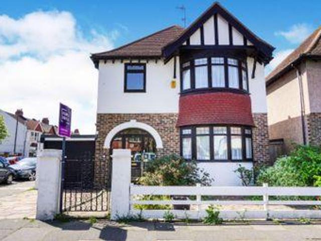 3 Bedrooms Detached house for sale in Lawrence Road, Hove BN3