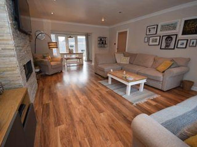 3 Bedrooms Detached house for sale in London Road North, Poynton, Stockport SK12