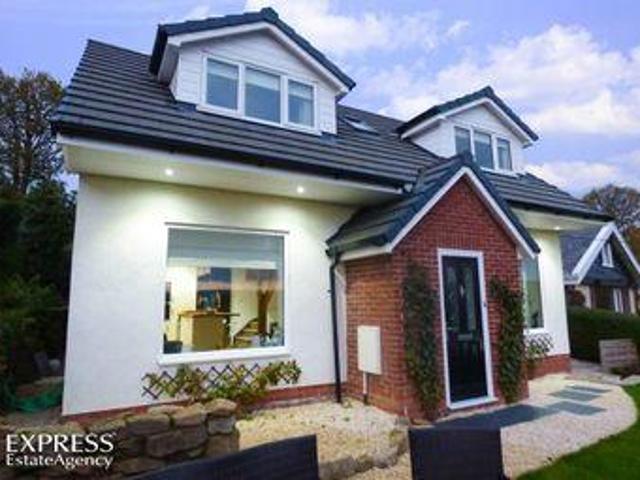 3 Bedrooms Detached house for sale in Long Lane, Pleasington, Blackburn, Lancashire BB2