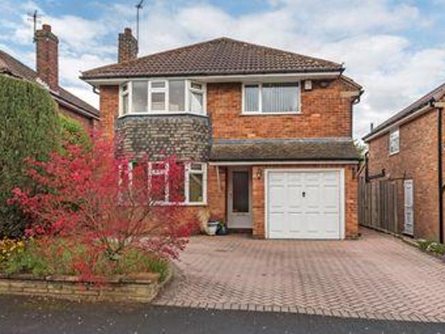 3 Bedrooms Detached house for sale in Long Meadows, Bramhope, Leeds LS16