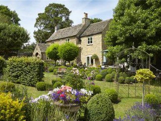 3 Bedrooms Detached house for sale in Lower Swell, Cheltenham, Gloucestershire GL54