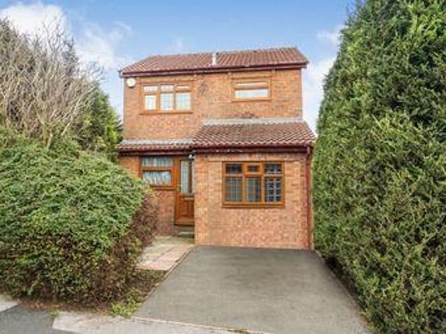3 Bedrooms Detached house for sale in Loweswater Avenue, Bradford, West Yorkshire BD6