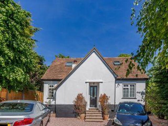 3 Bedrooms Detached house for sale in Page Heath Villas, Bickley, Bromley BR1