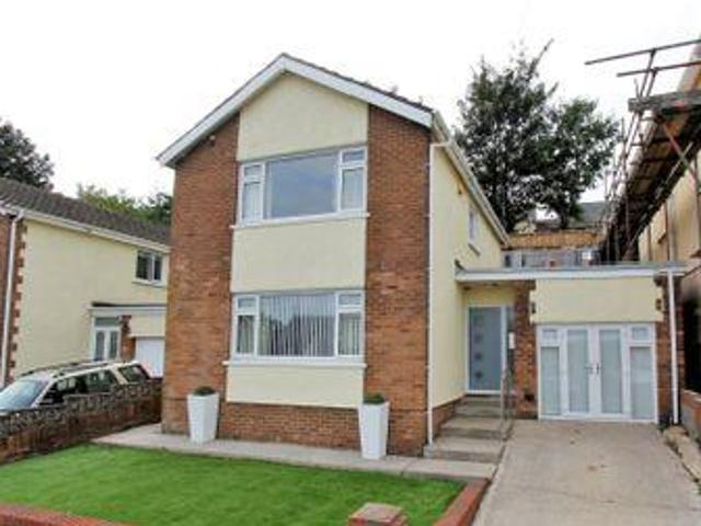 3 Bedrooms Detached house for sale in Pascoe´s Avenue, Cefn Glas CF31