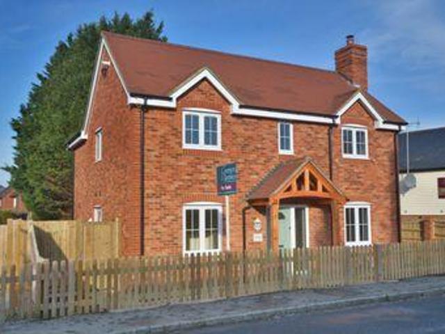 3 Bedrooms Detached house for sale in Parbrook, Billingshurst RH14