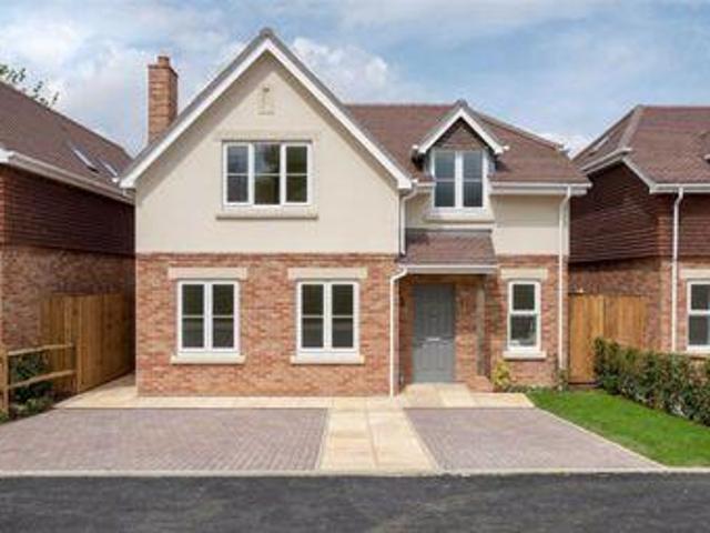 3 Bedrooms Detached house for sale in Park Drive, Bramley, Guildford, Surrey GU5