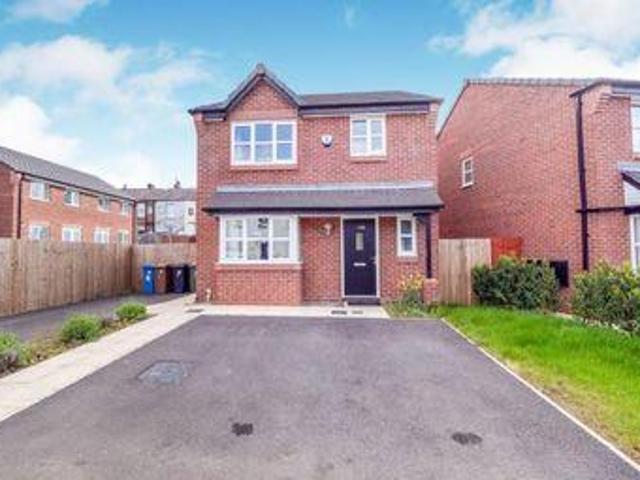 3 Bedrooms Detached house for sale in Peak Forest Close, Hyde, Greater Manchester. SK14