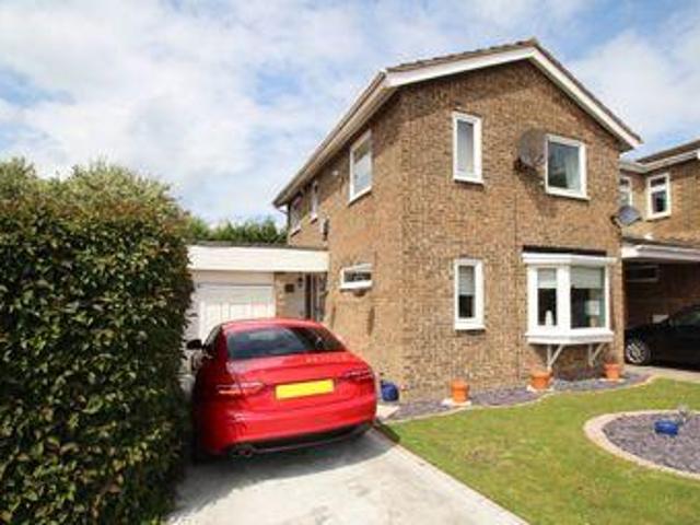 3 Bedrooms Detached house for sale in Pentland Road, Aylesbury HP21