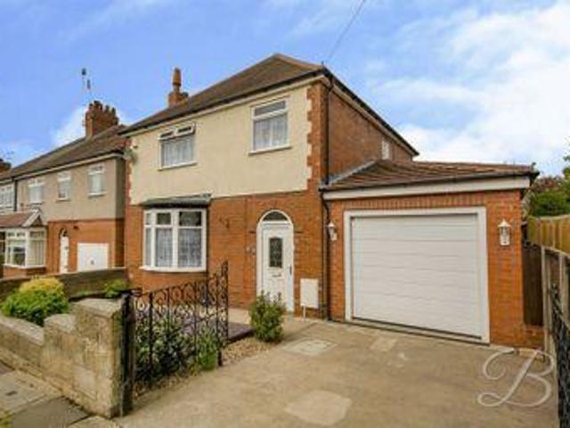 3 Bedrooms Detached house for sale in Perlethorpe Avenue, Mansfield NG19