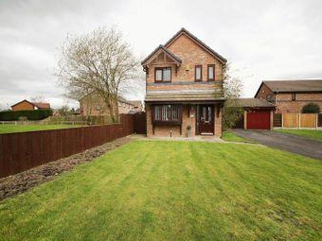 3 Bedrooms Detached house for sale in Polegate Drive, Leigh WN7