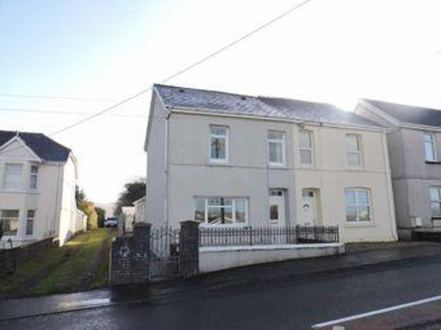 3 Bedrooms Detached house for sale in Pontardulais Road, Tycroes, Ammanford SA18