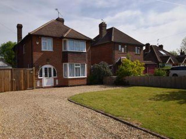 3 Bedrooms Detached house for sale in Poyle Road, Tongham, Farnham GU10