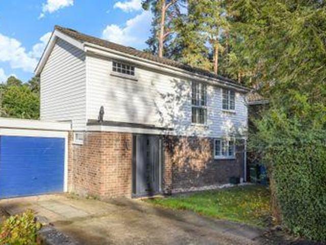 3 Bedrooms Detached house for sale in Qualitas, Bracknell RG12