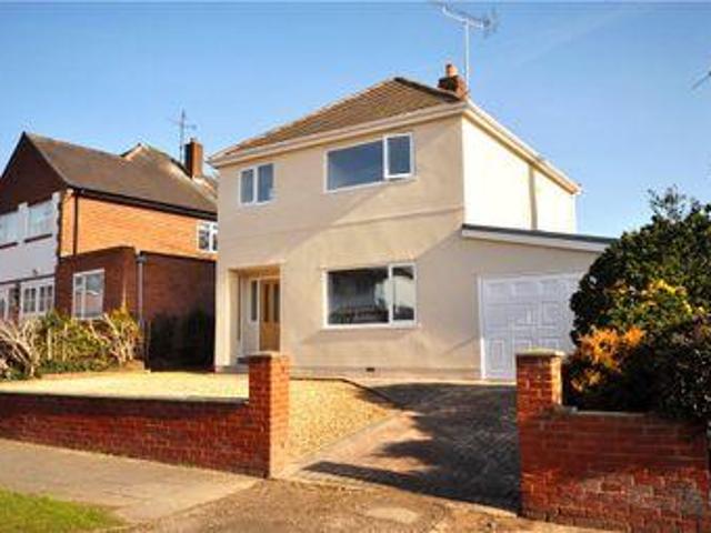 3 Bedrooms Detached house for sale in Queensway, Chester, Cheshire CH2