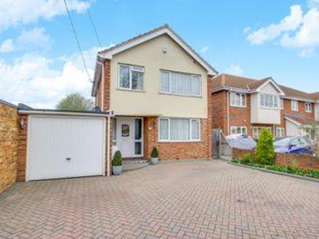 3 Bedrooms Detached house for sale in Rushbottom Lane, Benfleet SS7