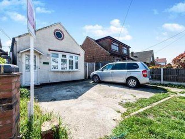 3 Bedrooms Detached house for sale in Rainham, Havering, Essex RM13